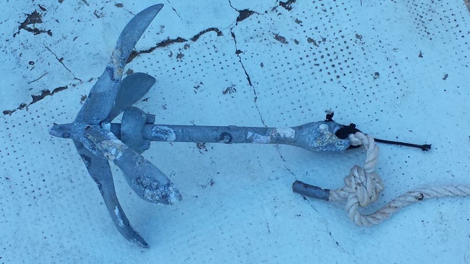 brodsko sidro prodano