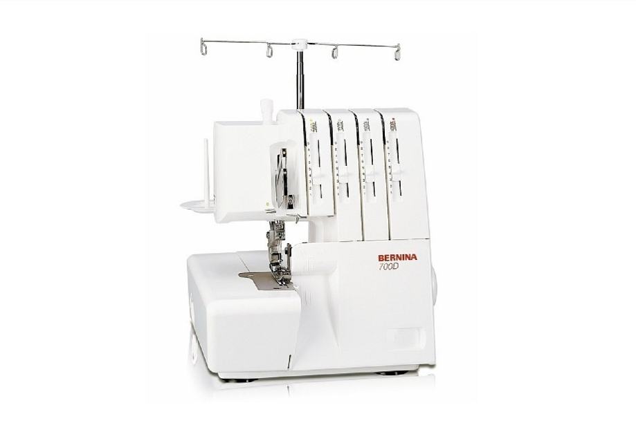 BERNINA 700D ŠIVAĆA MAŠINA U TRGOVINI