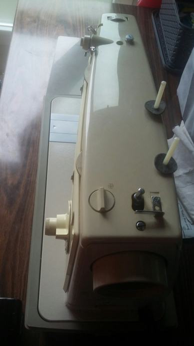 SINGER 514 šivaća mašina 195