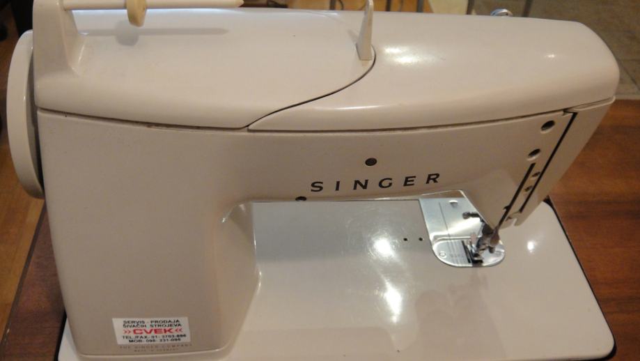 Singer 700 s postoljem/ormarićem