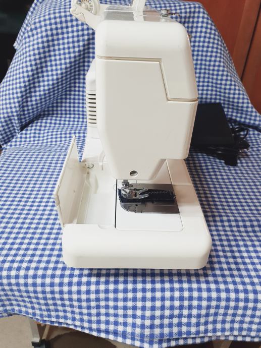 Šivaća mašina Singer 9803C