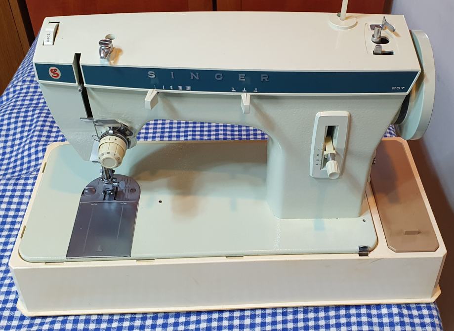 Šivaća mašina Singer 257