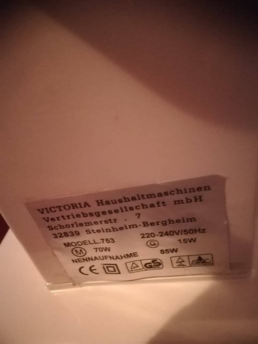 Šivača mašina Victoria