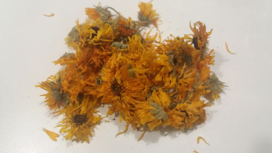 Sušeni cvijet nevena