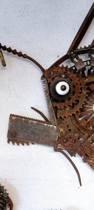 Metal art skulptura riba angler fish