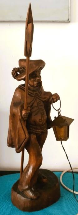 skulptura noćnog čuvara sa svjetiljkom 2 skulptura noćnog čuvara sa svjetiljkom 2
