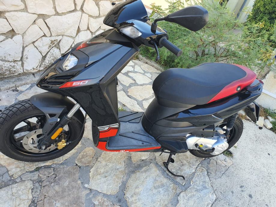 Aprilia Motard 50 cm3, 2012 god.