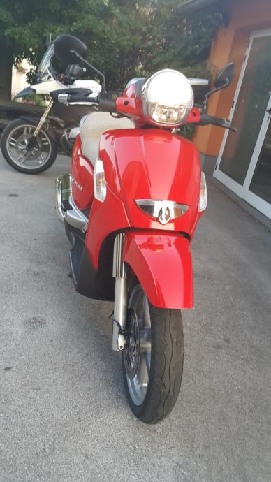 Aprilia scarabeo 400 400 cm3, 2006 god.