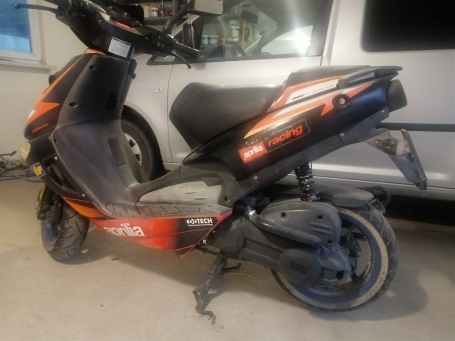 Aprilia sr 50 49 cm3, 2002 god.