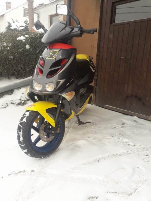 Aprilia Sr 50 49 cm3, 2002 god.
