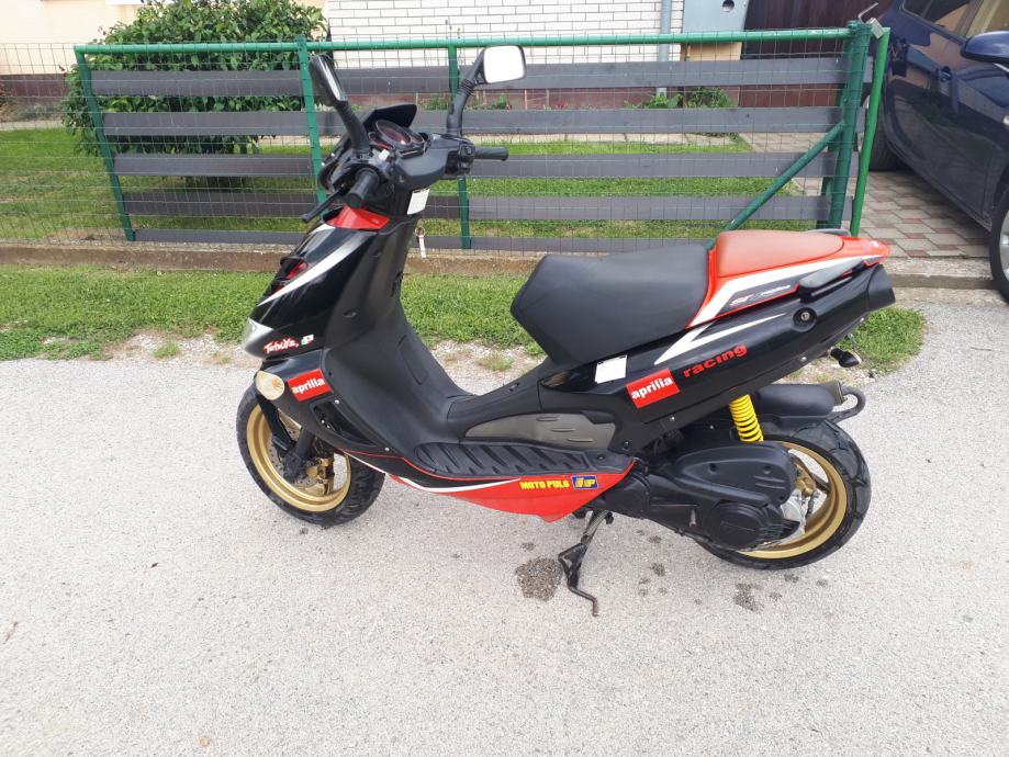 Aprilia SR 50 50 cm3, 2002 god.