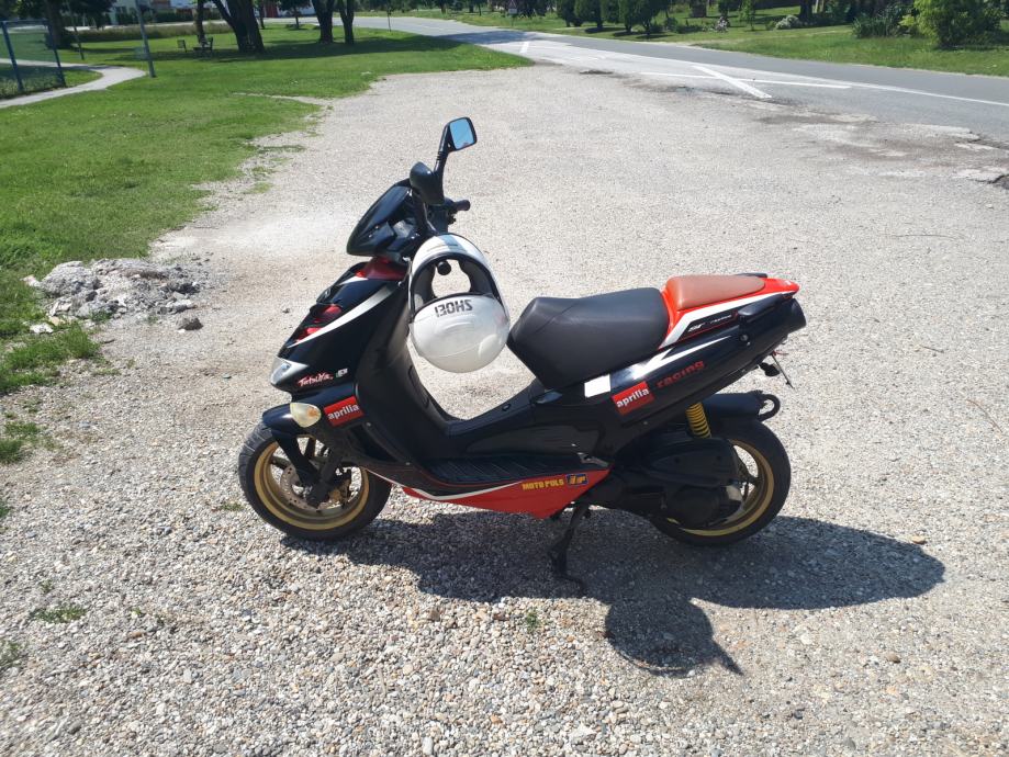 Aprilia SR 50 50 cm3, 2002 god.