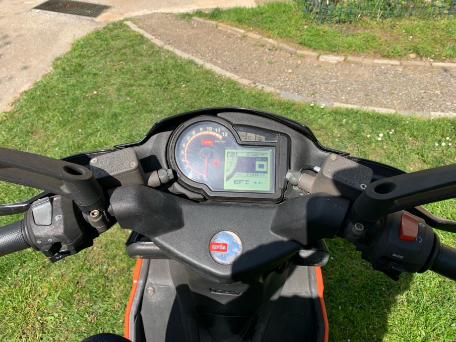 Aprilia SR 50 Ditech 49 cm3, 2004 god.