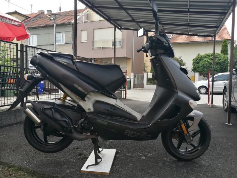 Aprilia SR 50 IE 50 cm3, 2002 god.