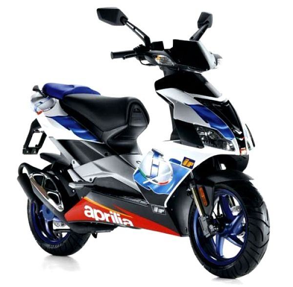 Aprilia SR50 R Racing Replica+HJC kaciga, jakna i steznik, 2006 god.