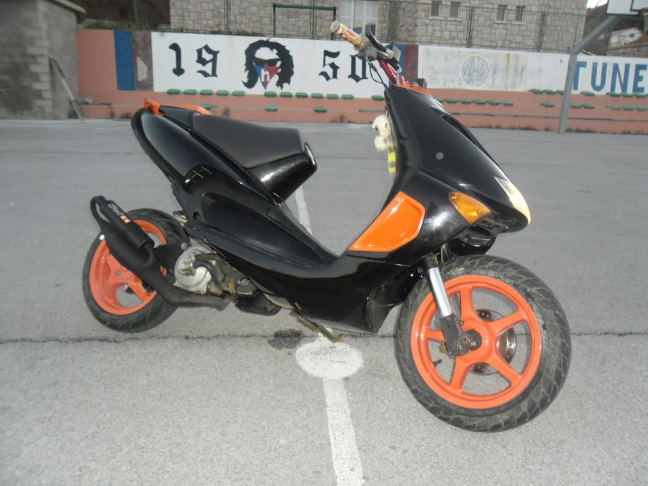 Aprilia sr 70 cm3 HITNO!!!!, 1999 god.