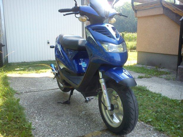 Generic Cracker Explorer 50 cm3 registriran, 2005 god.