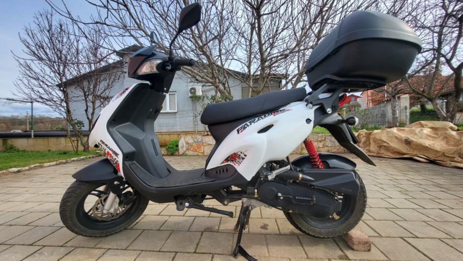 Generic Paradise B22 50 cm3, 2019 god.