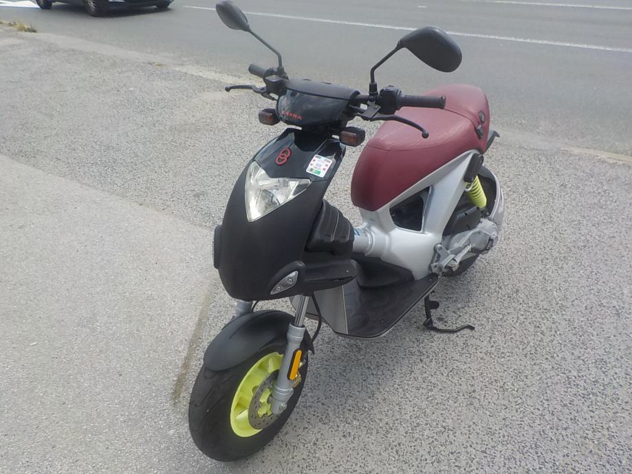 Gilera ICE 50, 3kw, 2T 50 cm3, 6.800km, vlasnik motora,, 2003 god.