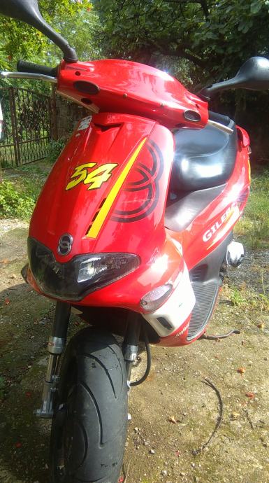 Gilera Runner 50 racing replica 49 cm3, 2005 god.