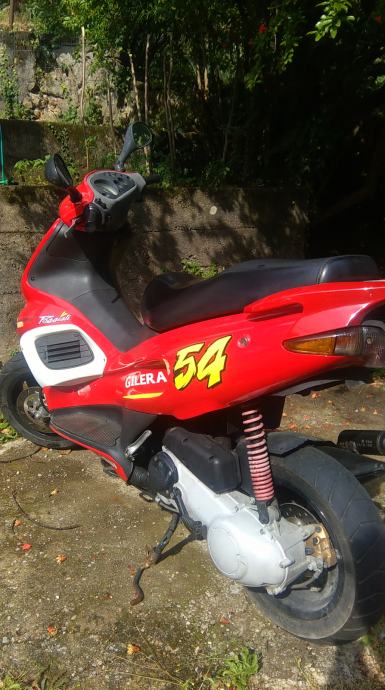 Gilera Runner 50 racing replica 49 cm3, 2005 god.