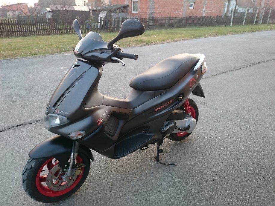 Gilera Runner 50 150 2t, 2004 god.