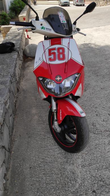 Gilera Runner 50 SP Simoncelli 50 cm3, 2009 god.