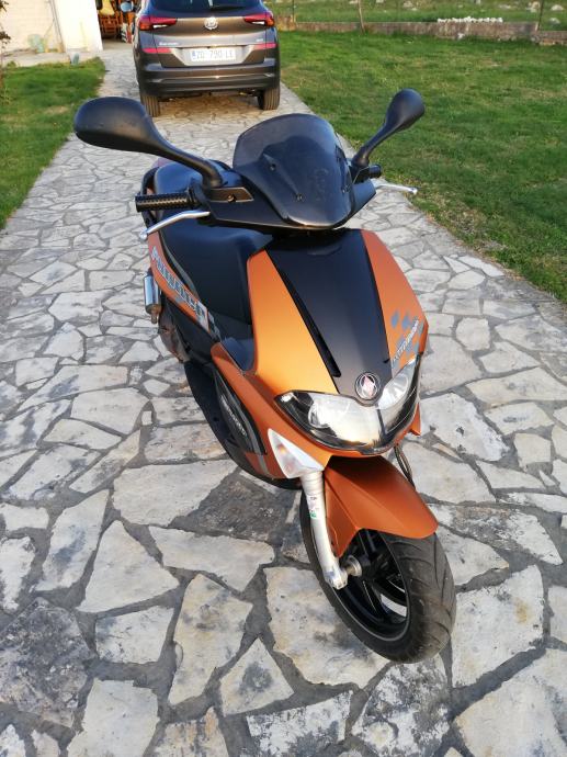 Gilera Runner SP 50 SPECIAL SERIES 49 cm3, 2013 god.