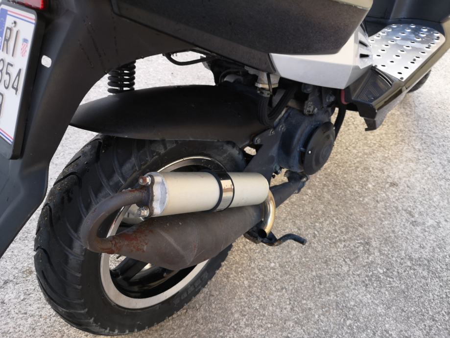 Keeway Matrix 50 sport racing 49 cm3, 2007 god.