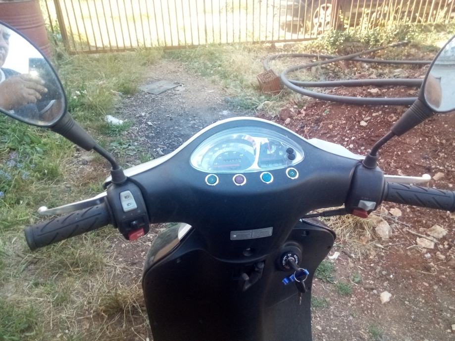 Kymco vitality 50 cm3, 2013 god.