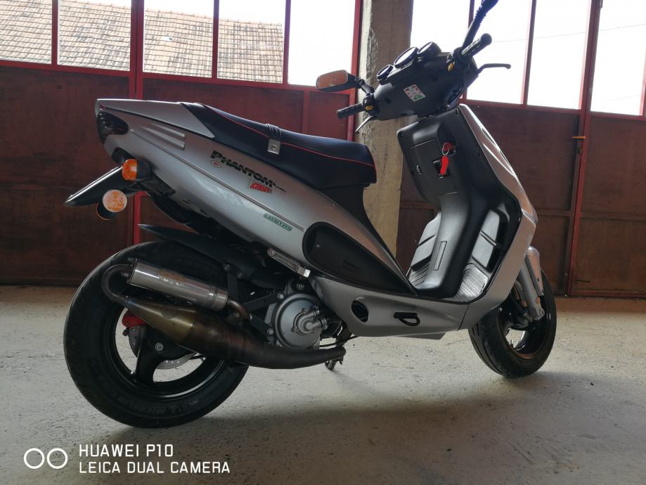 Malaguti Phantom F12 LC Digit 50 cm3, 2001 god.