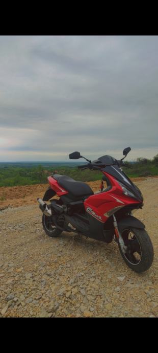 Peugeot jet force 50 cm3, 2004 god.