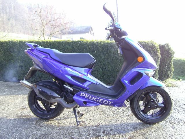 Peugeot speedfighter 2 50 cm3 4999kn, 2003 god.