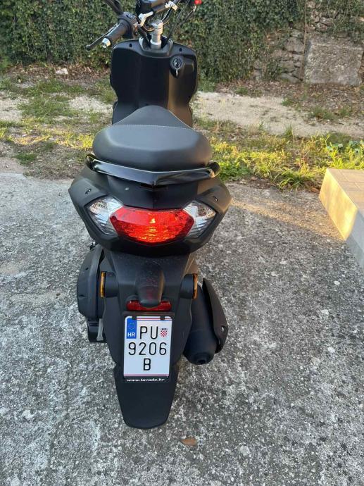 Peugeot Street zone 49 cm3, 2021 god.