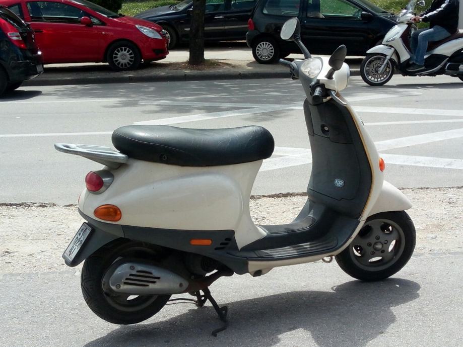 PIAGGIO VESPA ET2 50 cm3 1999 G.SUPER STANJE, 1999 god.
