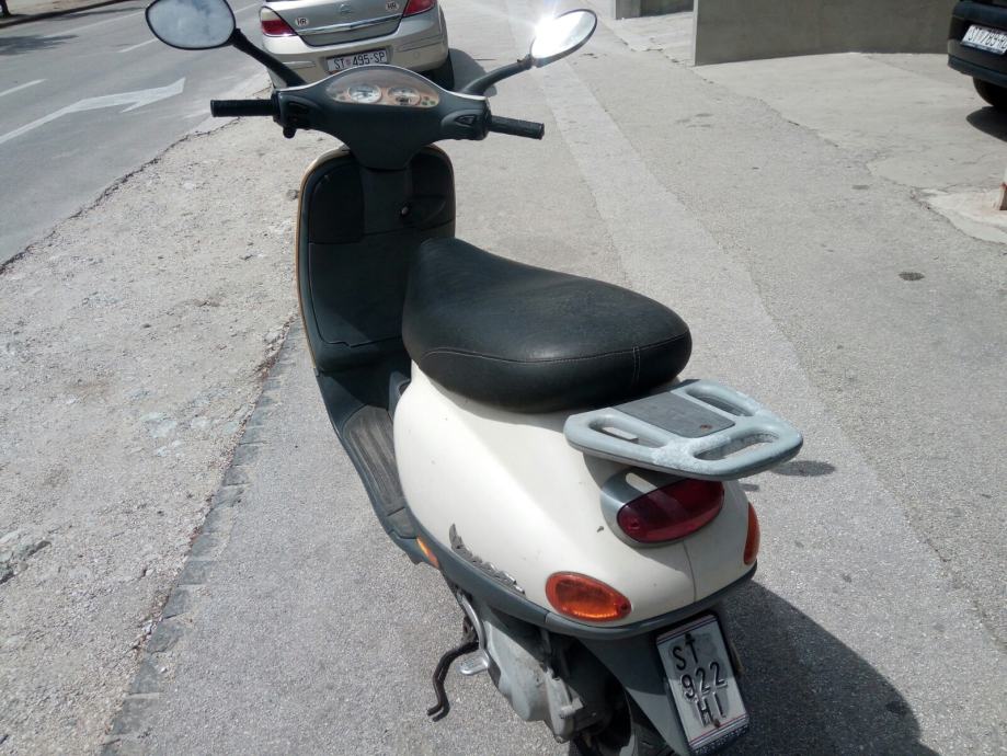 PIAGGIO VESPA ET2 50 cm3 1999 G.SUPER STANJE, 1999 god.