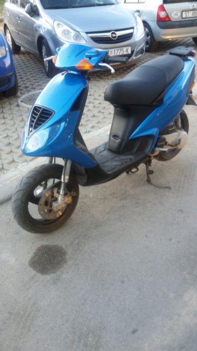 Piaggio Energy 49 cm3, 2002 god.