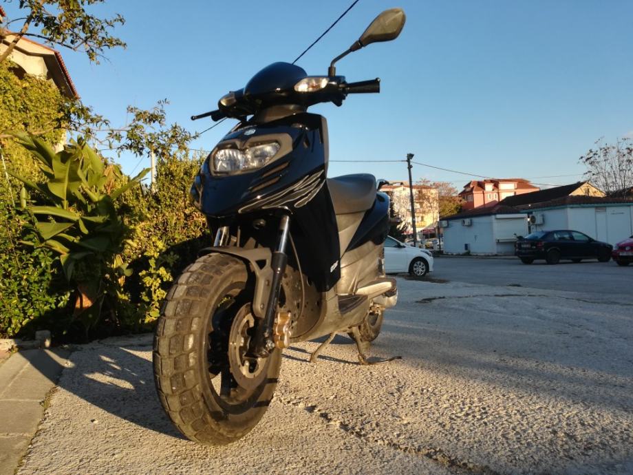 Piaggio Typhon 50 49 cm3, 2014 god.