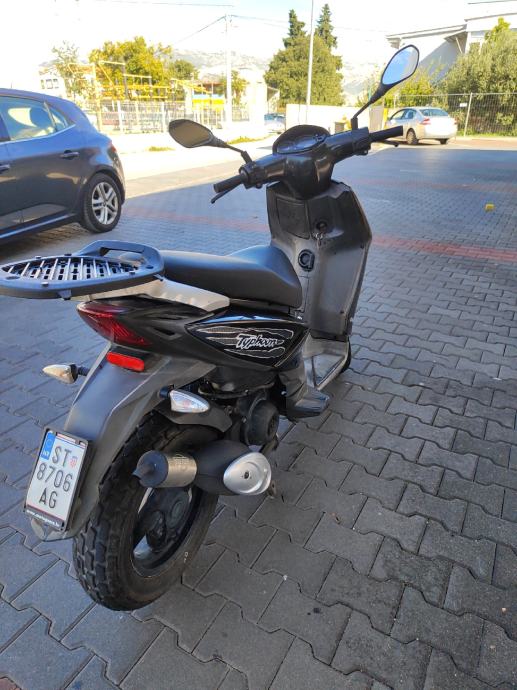 Piaggio Typhoon 50cm3 2015god, 2015 god.