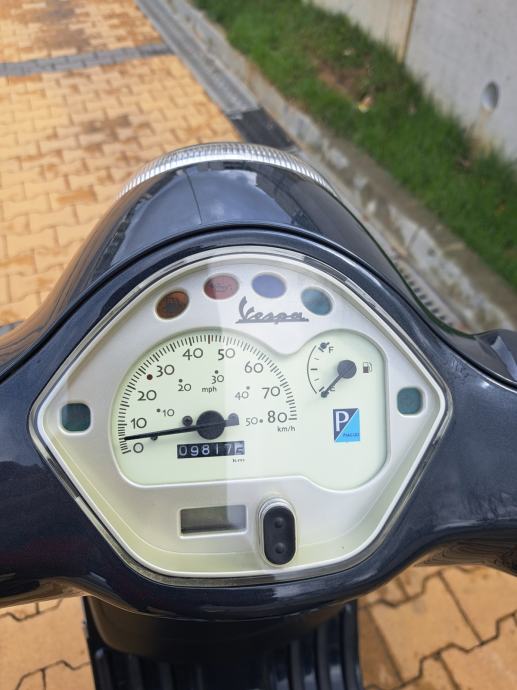 Piaggio Vespa 50cm3, 2012 god.