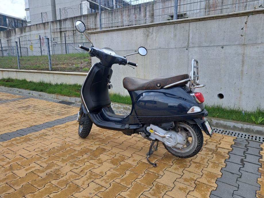 Piaggio Vespa 50cm3, 2012 god.