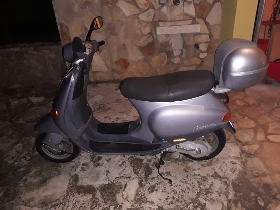 Piaggio Vespa ET2 50 cm3, 2004 god.