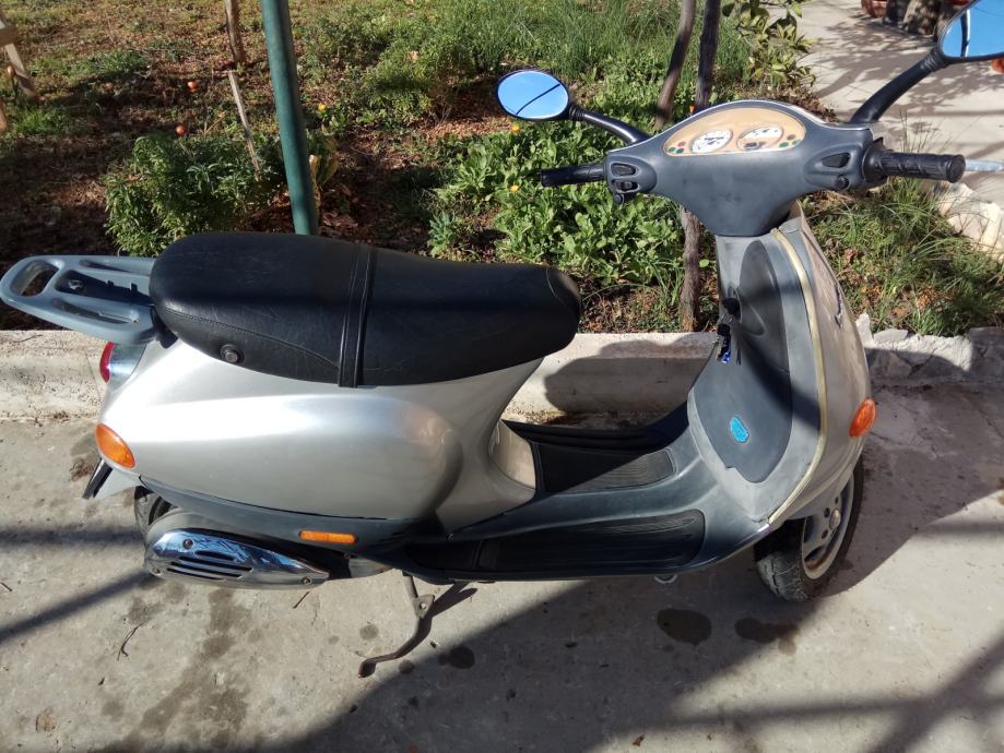 Piaggio Vespa ET2 50 cm3, 1999 god.
