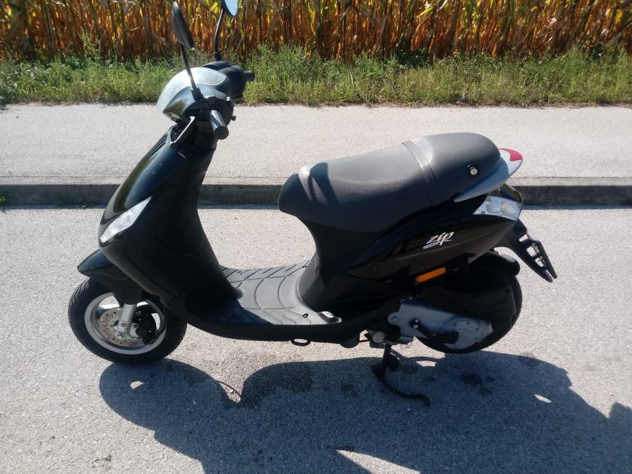 Piaggio ZIP 4T 50 cm3, 2007 god.