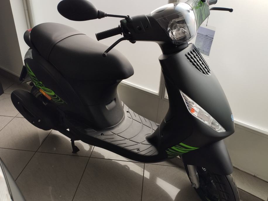 Piaggio ZIP 50 SPECIAL EDITION E5 49 cm3-Dodatni popust!!Rega 07/2024 ...