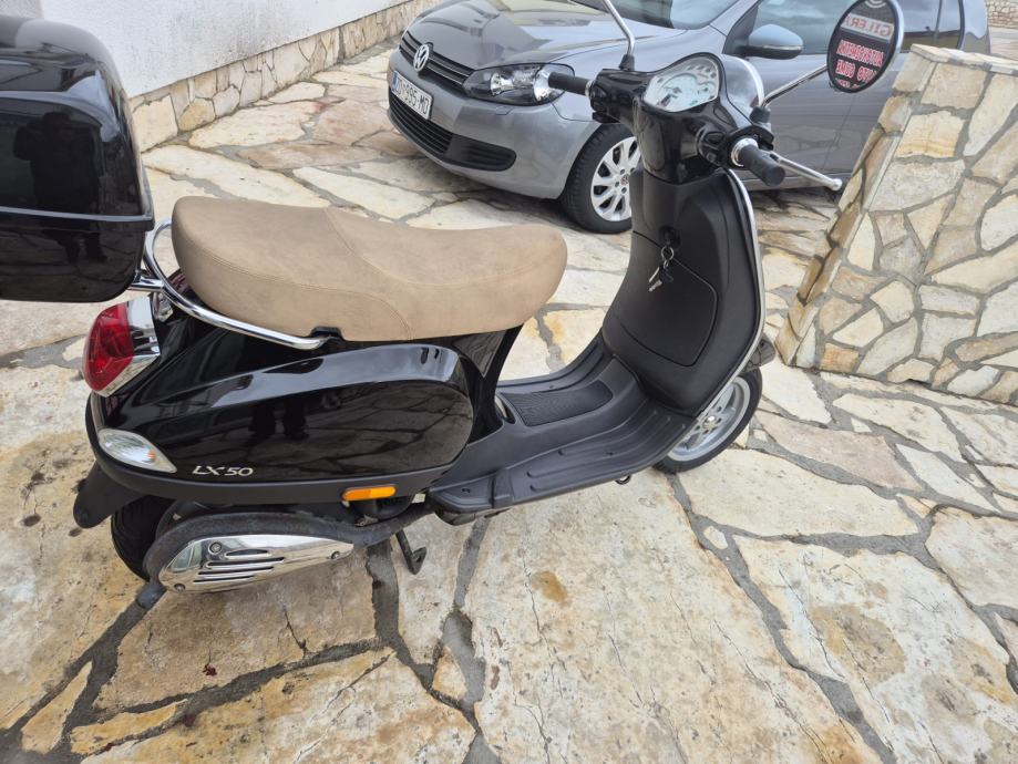 Vespa LX 50 49 cm3, 2011 god.
