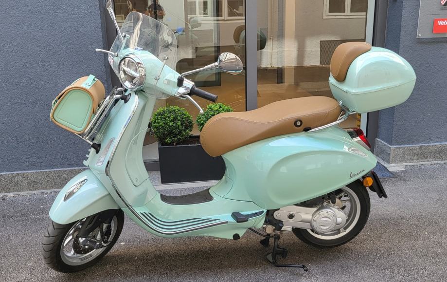 Vespa Primavera 50 4t 49 cm3, 2021 god.