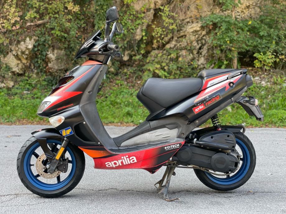 APRILIA SR 50 REPLICA SAČUVAN, 2002 god.