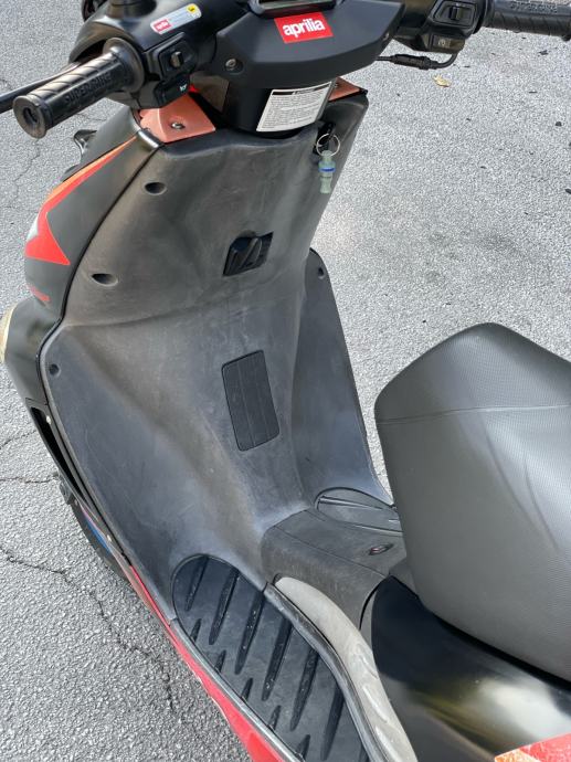 APRILIA SR 50 REPLICA SAČUVAN, 2002 god.