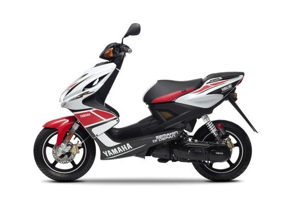 Yamaha AEROX 50 WGP 49 cm3, 2012 god.